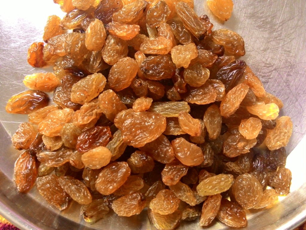 Indian Raisin Exporter | Golden, Black & Sultana Supplier | Satdal ...
